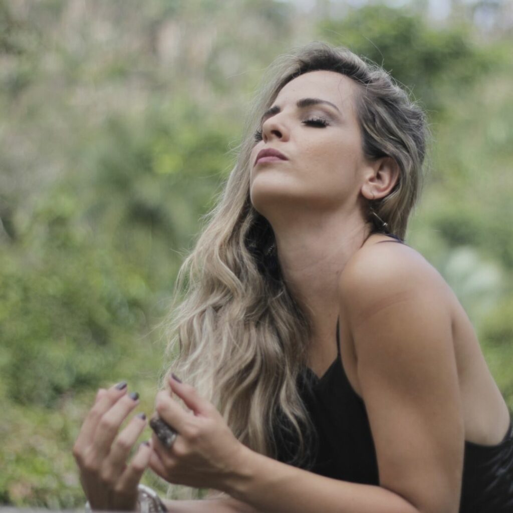 How To Practice Mindfulness - Ana McRae Coaching